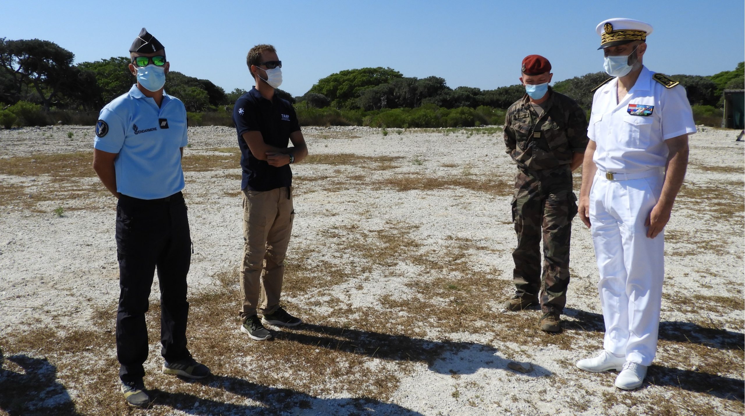 Le préfet, administrateur supérieur des TAAF, rencontre les équipes de ...