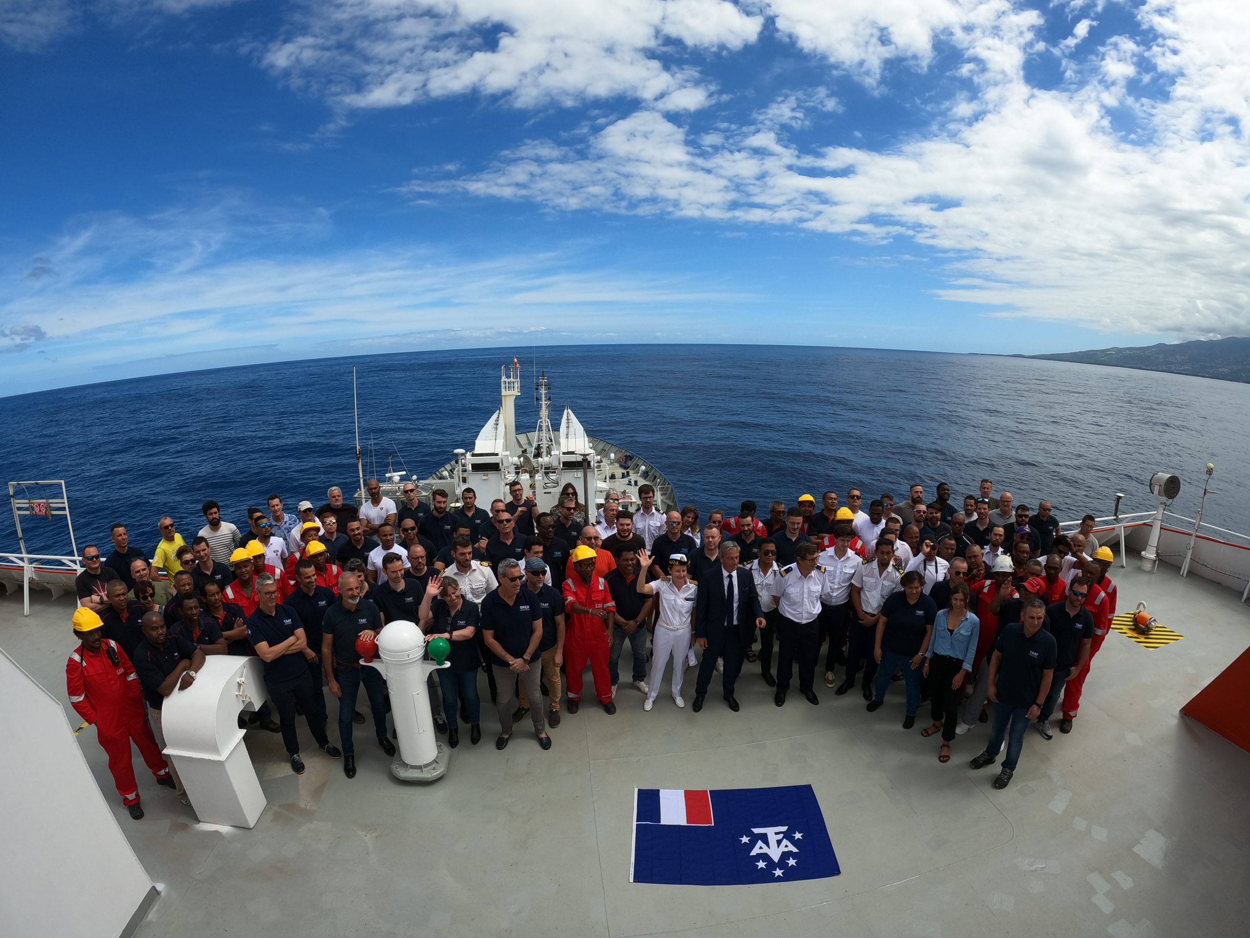Le Ministre délégué chargé des Outre-mer visite le Marion Dufresne ...
